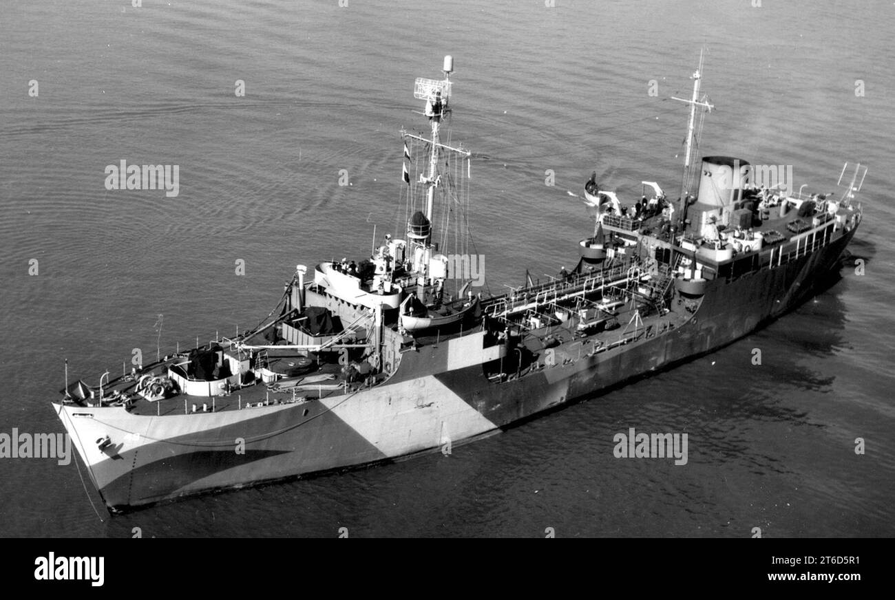 USS Chestatee (AOG-49) off New Orleans, Louisiana (USA), on 16 December ...