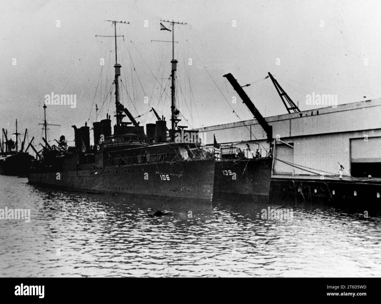 USS Chew (DD-106) and USS Ward (DD-139) at the Hilo Sugar Docks on 22 ...