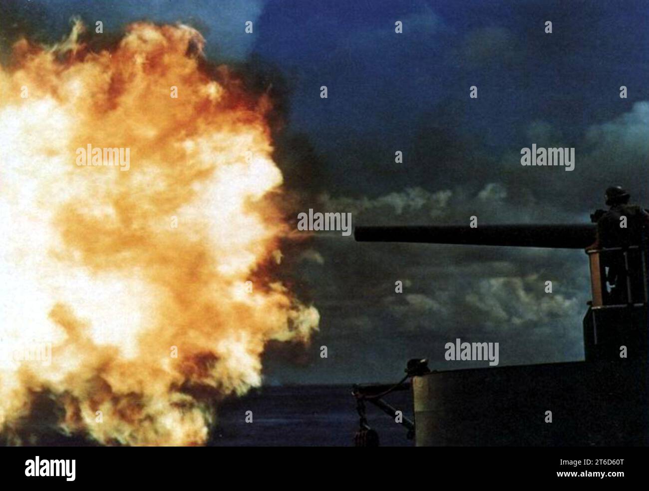 USS Chicago (CG-11) firing 127mm gun, circa in 1977 Stock Photo - Alamy