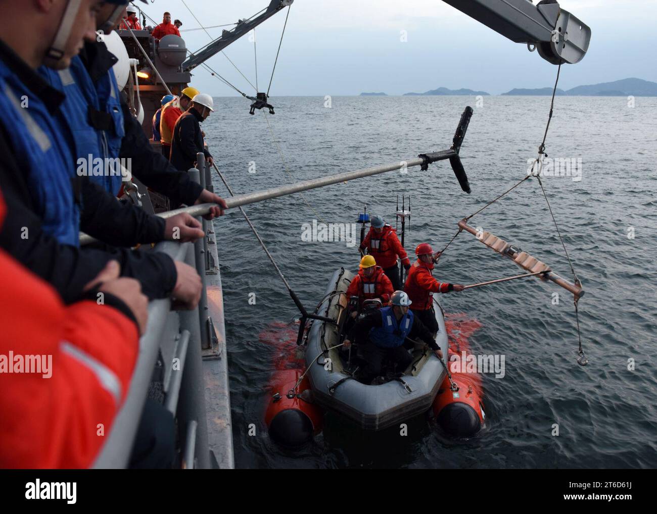Mine sweeping navy hi-res stock photography and images - Alamy