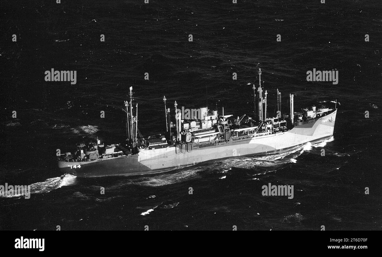 USS Clinton (APA-144) underway, circa in early 1945 Stock Photo - Alamy