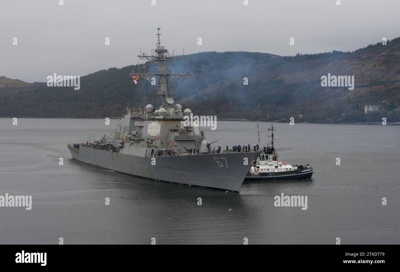 USS Cole arrives in Scotland Stock Photo - Alamy