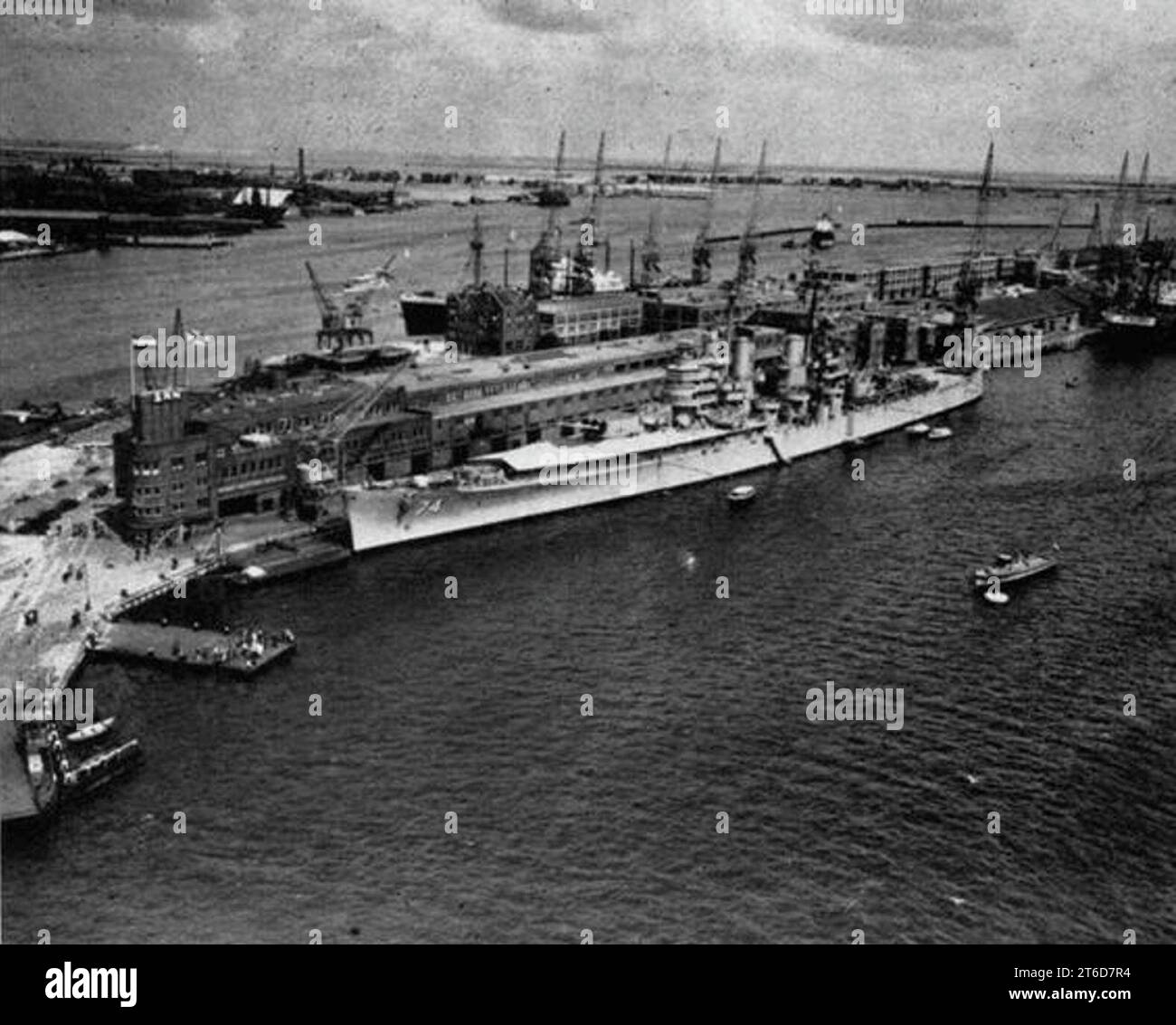 USS Columbus (CA-74) at Amsterdam, in 1949 Stock Photo - Alamy