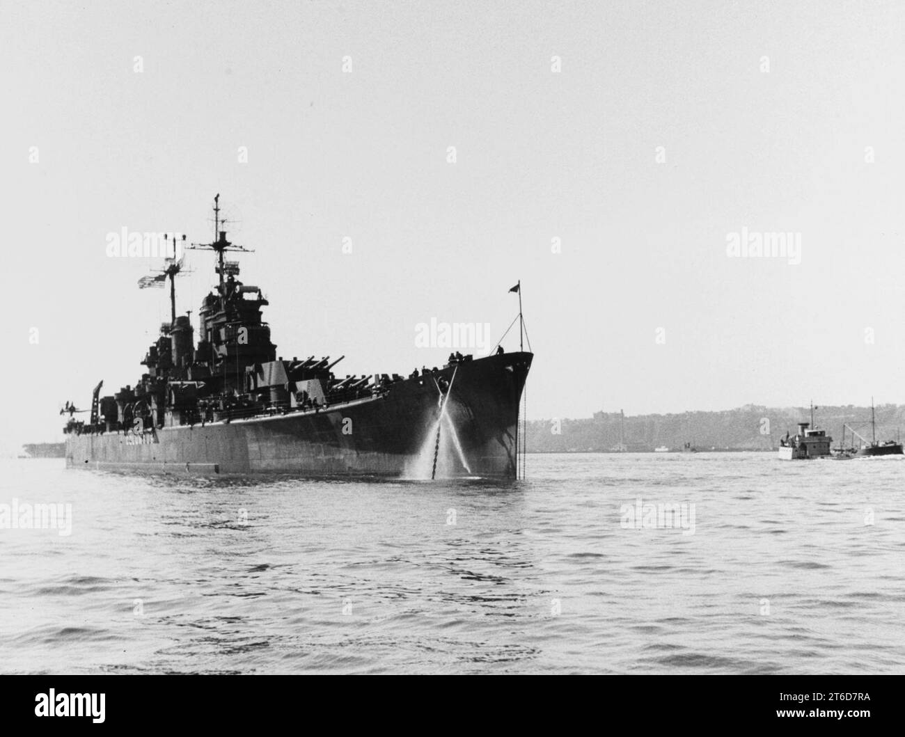 USS Columbus (CA-74) off New York City in October 1945 Stock Photo - Alamy