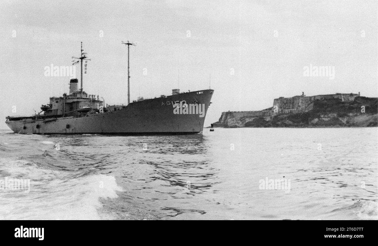 Uss compass island hi-res stock photography and images - Alamy