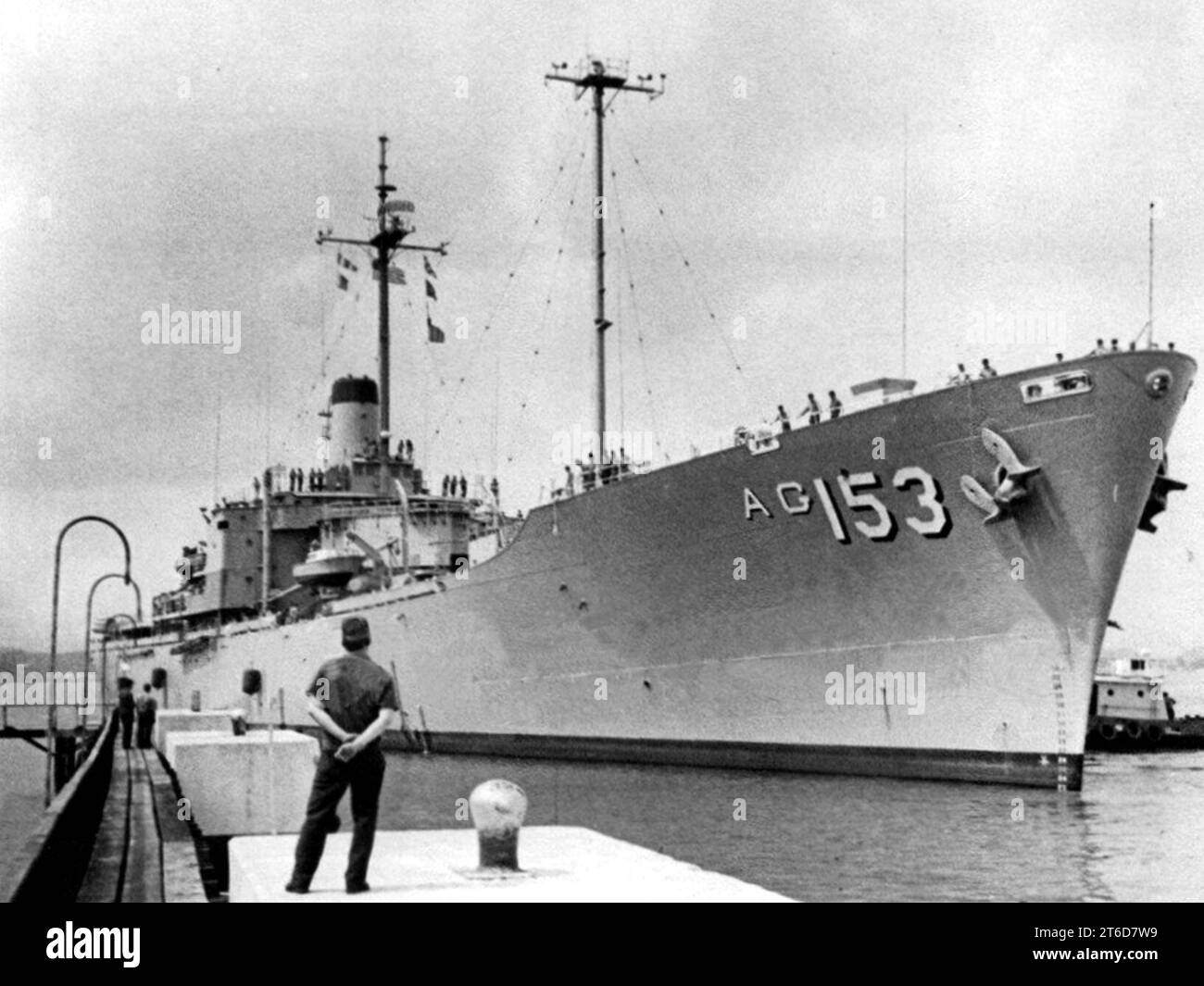Uss compass island hi-res stock photography and images - Alamy
