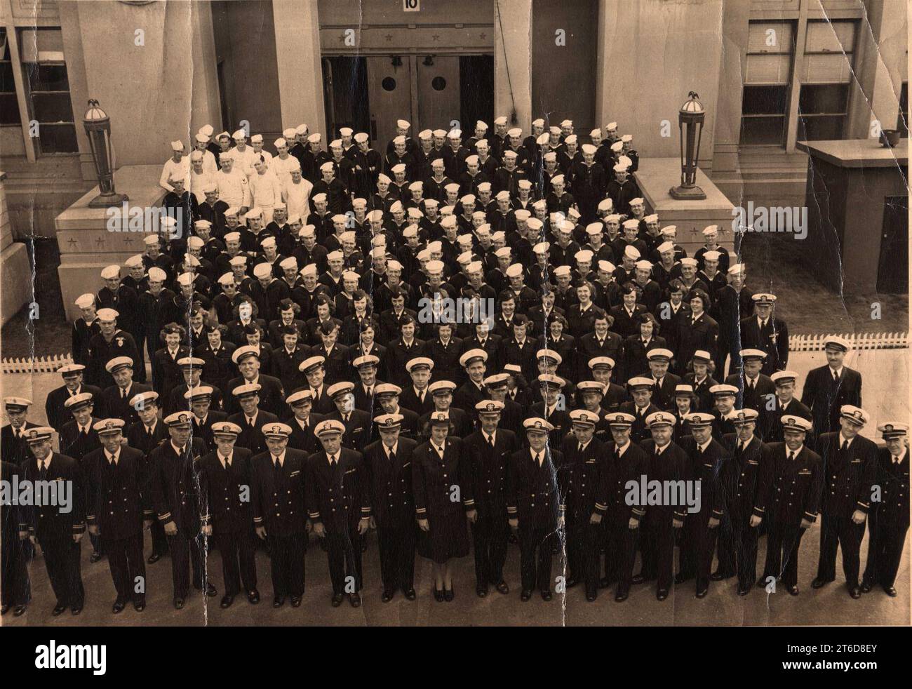 USS CONCORD CL-10 1940'S CREW PHOTO Stock Photo - Alamy