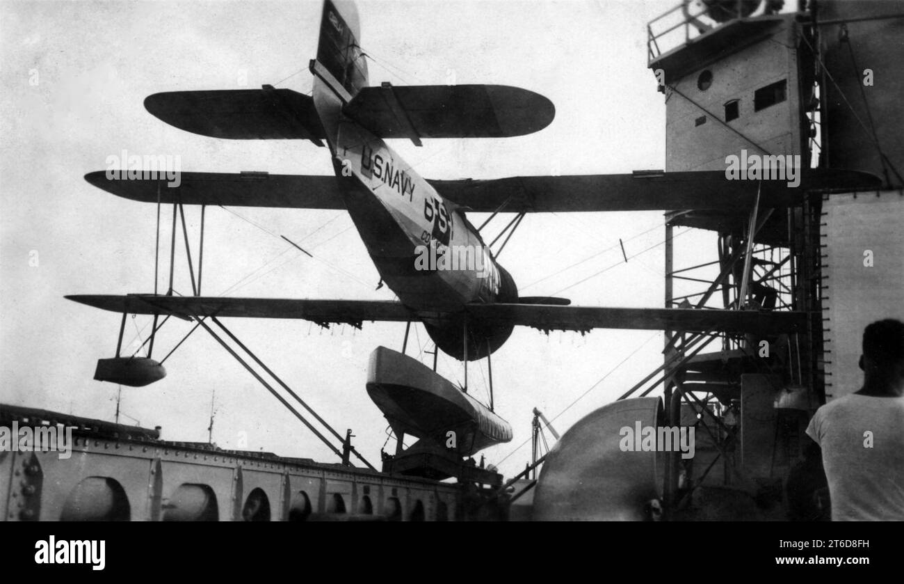 USS CONCORD CL-10 PLANE 1932 Stock Photo - Alamy