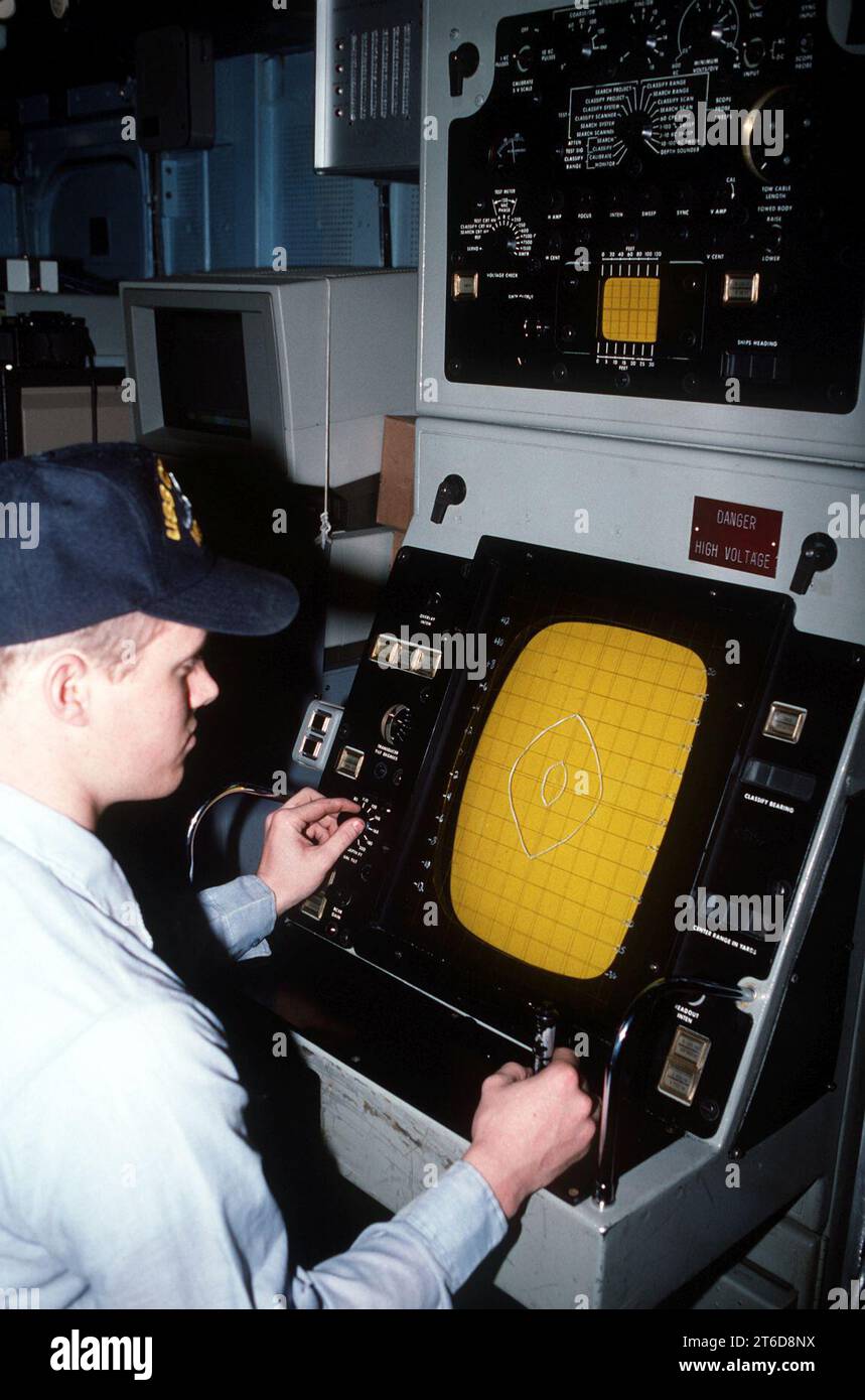 USS Conquest (MSO-488) mine detection sonar console Stock Photo - Alamy