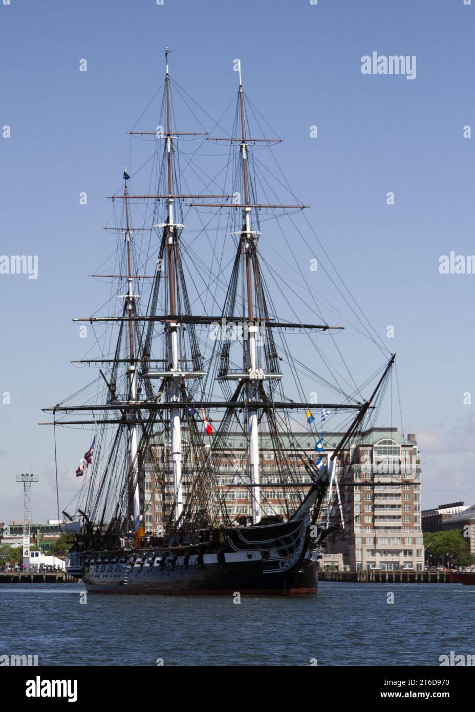 Uss constitution underway hi-res stock photography and images - Alamy