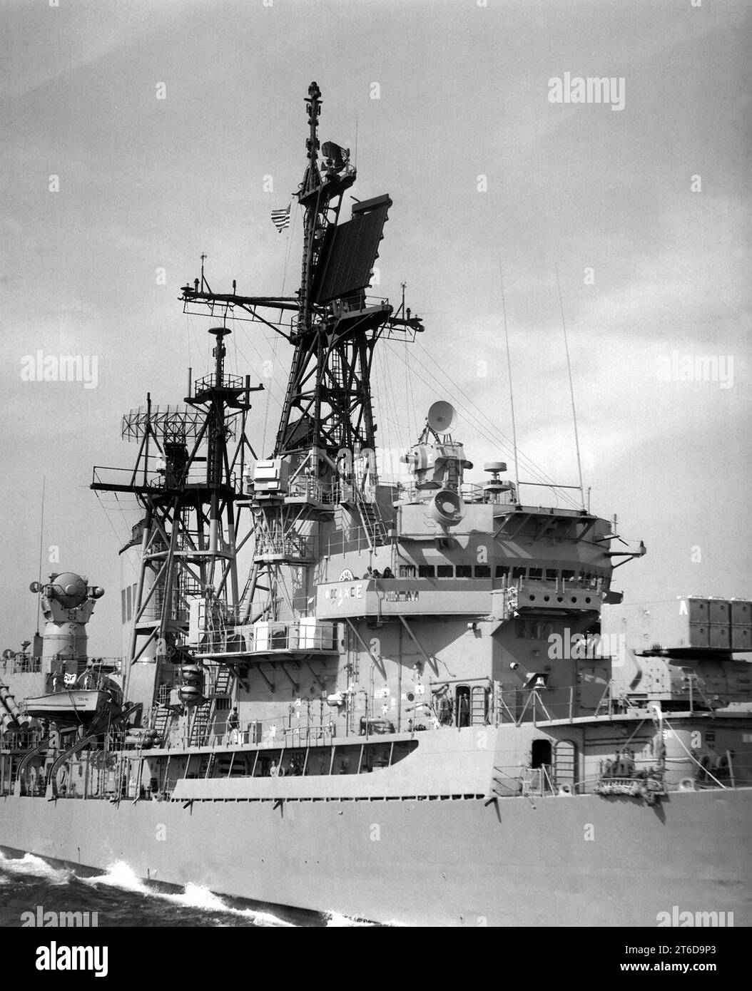 USS Coontz DDG-40 superstructure Stock Photo - Alamy