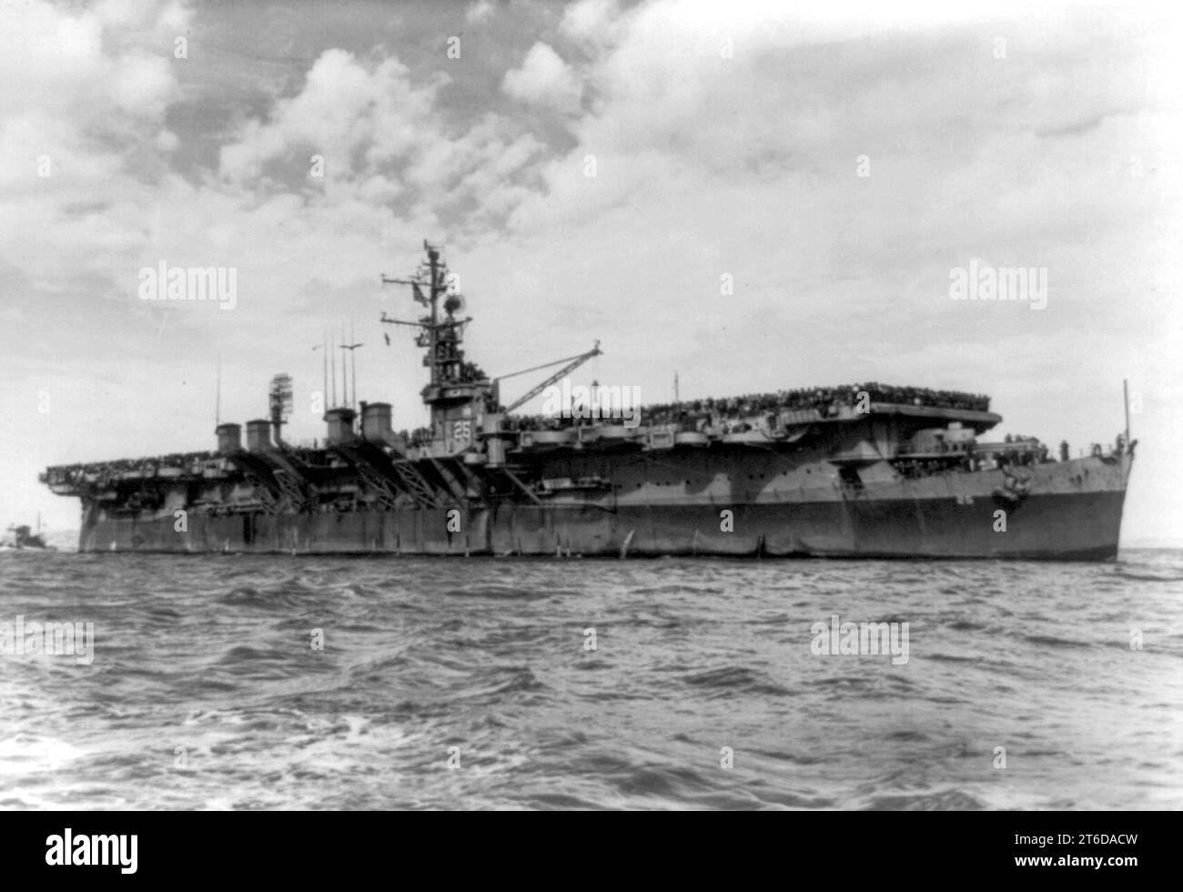 USS Cowpens (CVL-25) in late 1945 or early 1946 (cph.3b38431 Stock ...