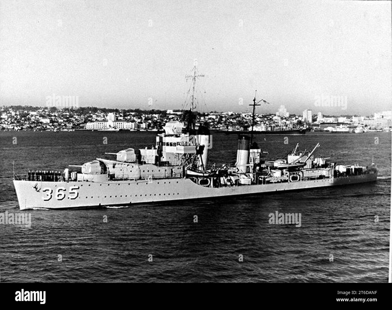 USS Cummings (DD-365) underway in San Diego harbor, circa 1938 Stock ...