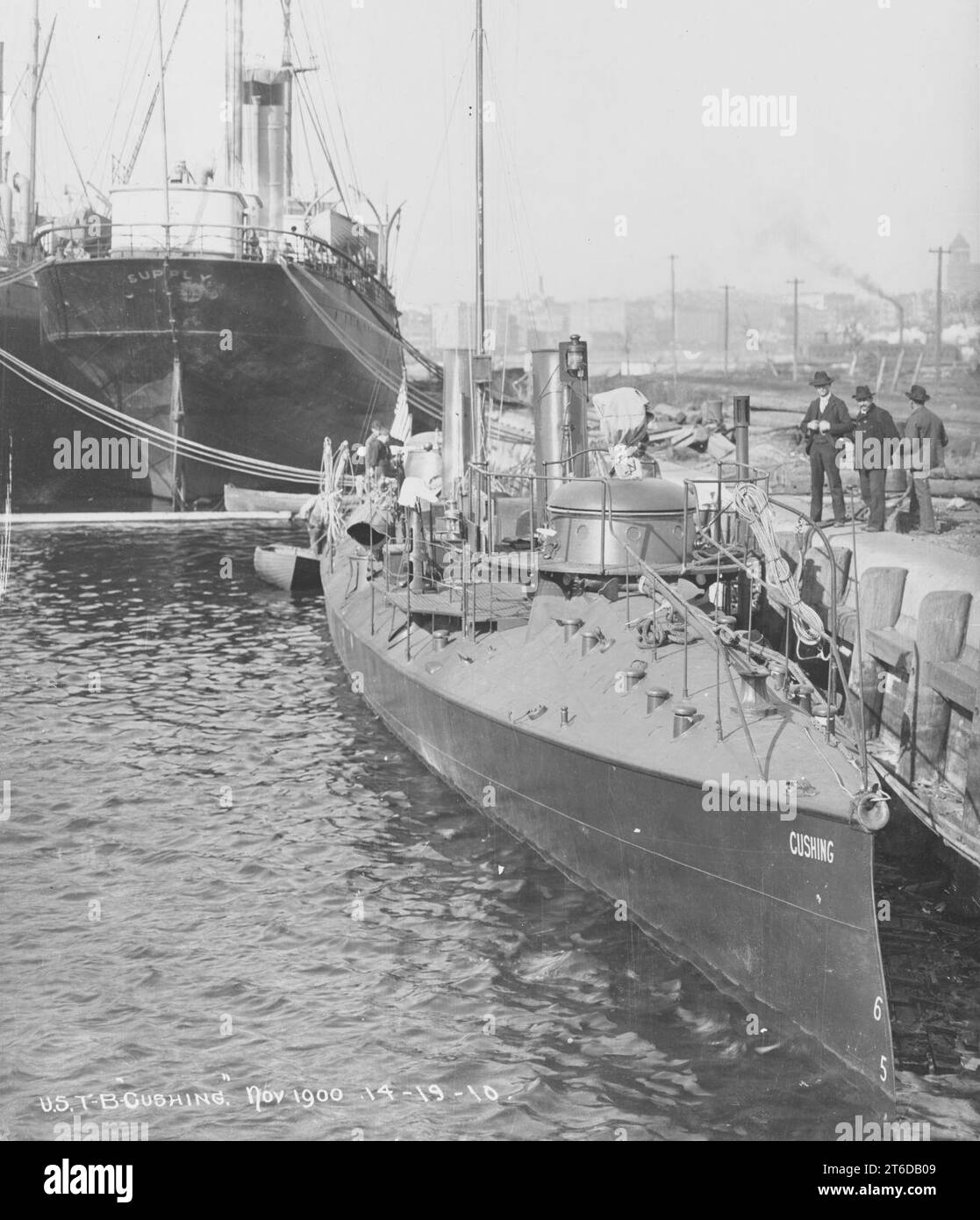 Uss cushing hi-res stock photography and images - Alamy
