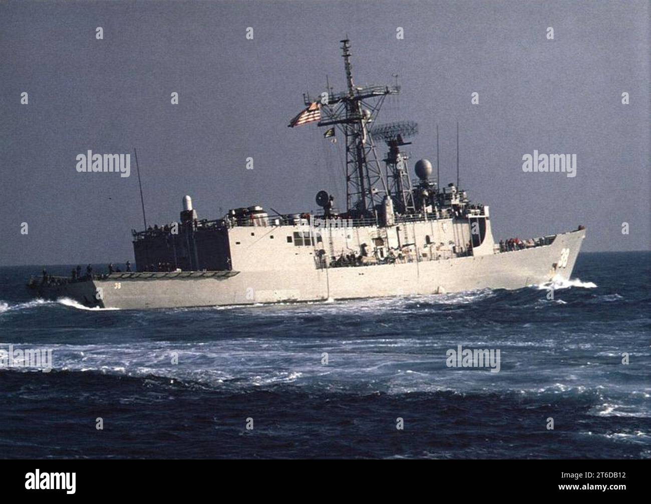 USS Curts (FFG-38) underway in the Persian Gulf, circa in 1991 Stock ...