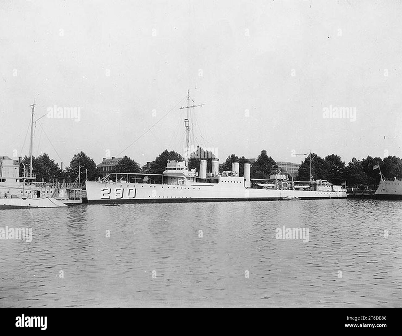 USS Dale (DD-290) at the Philadelphia Naval Shipyard on 11 June 1926 ...