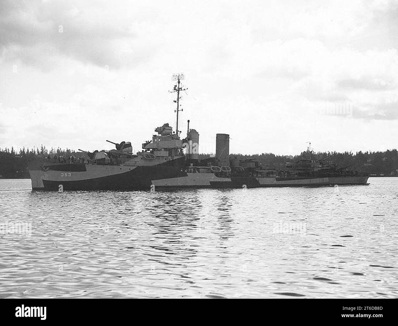 USS Dale (DD-353) in Puget Sound in October 1944 Stock Photo - Alamy
