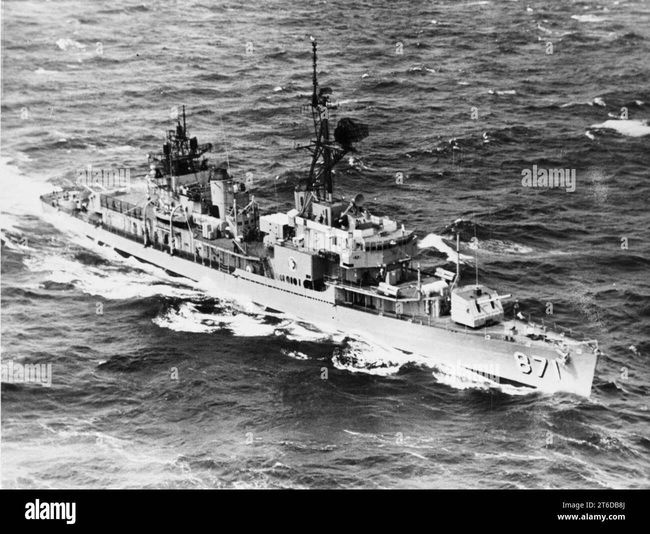 USS Damato (DD-871) underway at sea, circa in the 1970s Stock Photo - Alamy