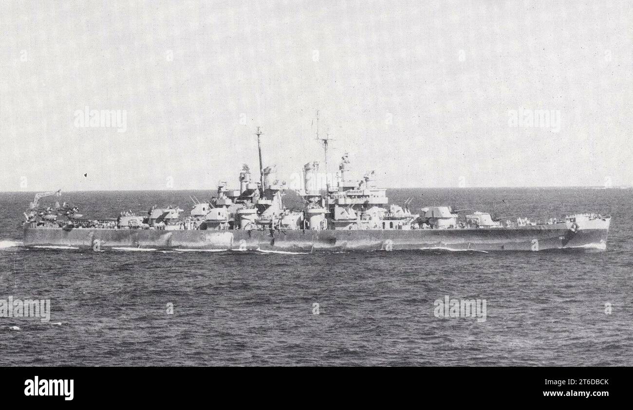 USS Dayton (CL-105) underway at sea, in 1945 (cropped Stock Photo - Alamy