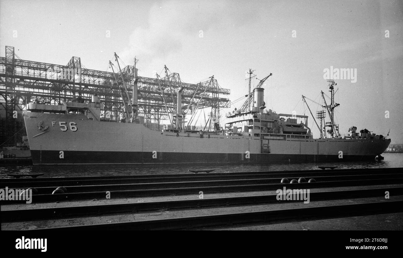 USS Denebola (AF-56) at the New York Naval Shipyard (USA), on 27 ...