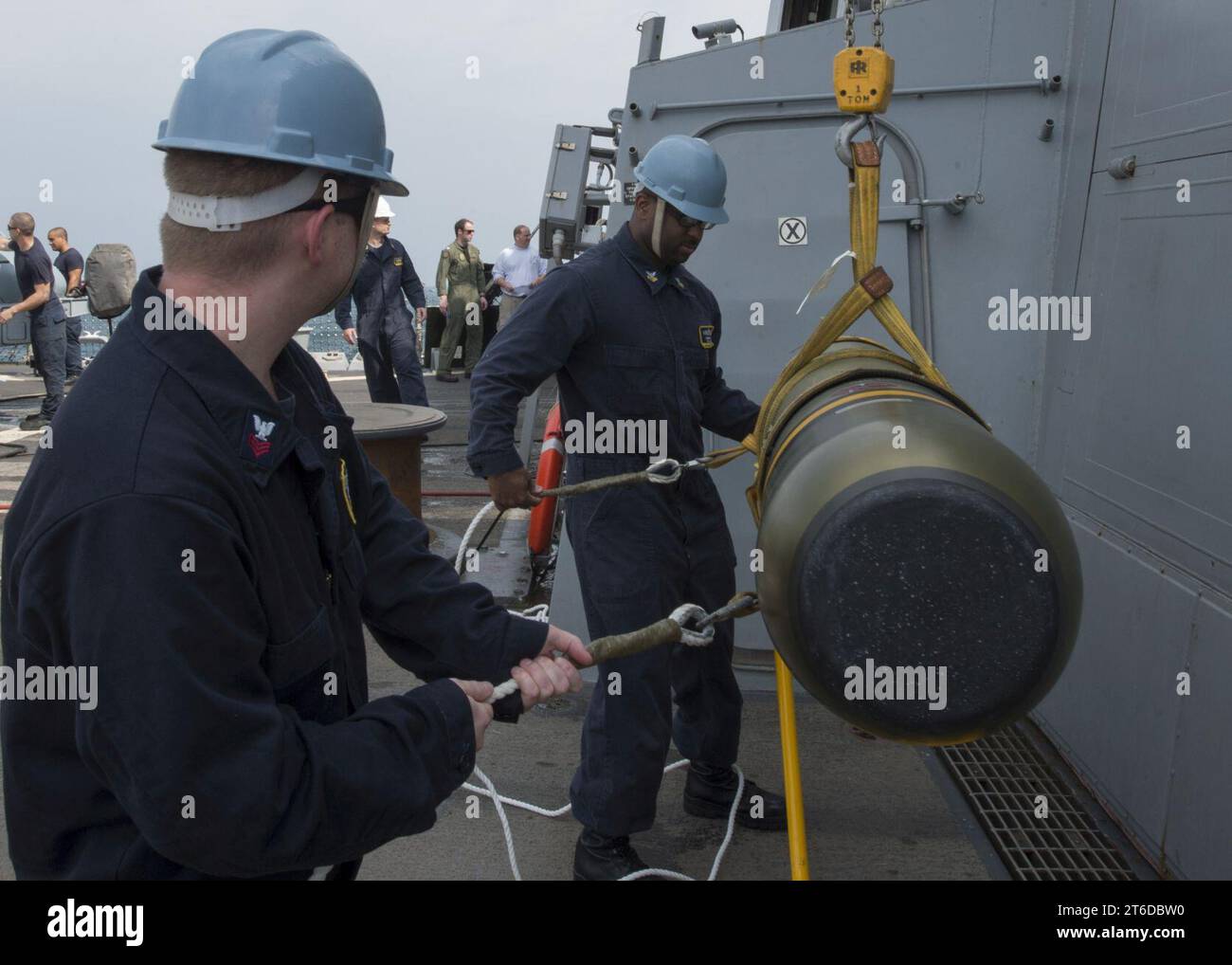 USS Dewey (DDG 105) 150209 Stock Photo - Alamy