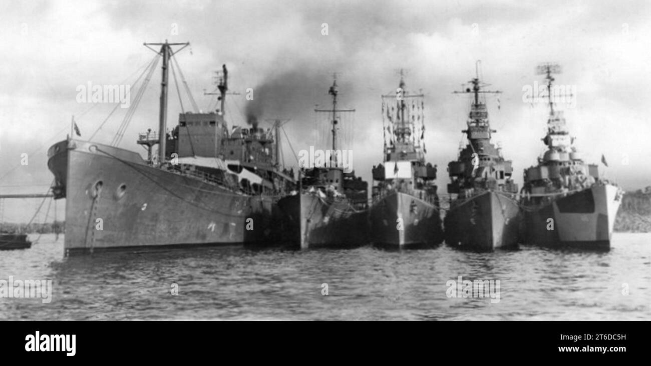 Uss destroyers 1944 hi-res stock photography and images - Alamy