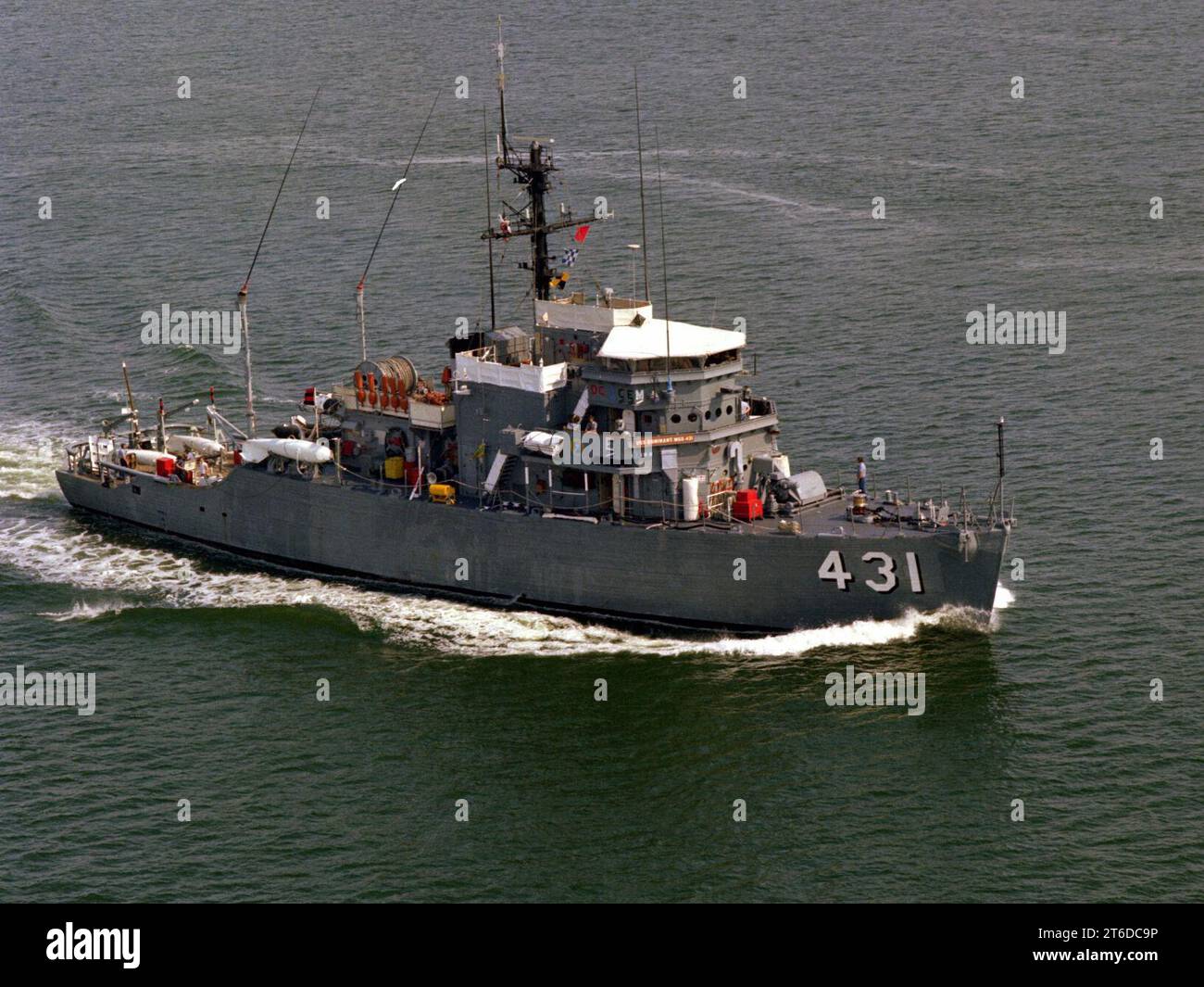 USS Dominant (MSO-431) underway in 1981 Stock Photo - Alamy