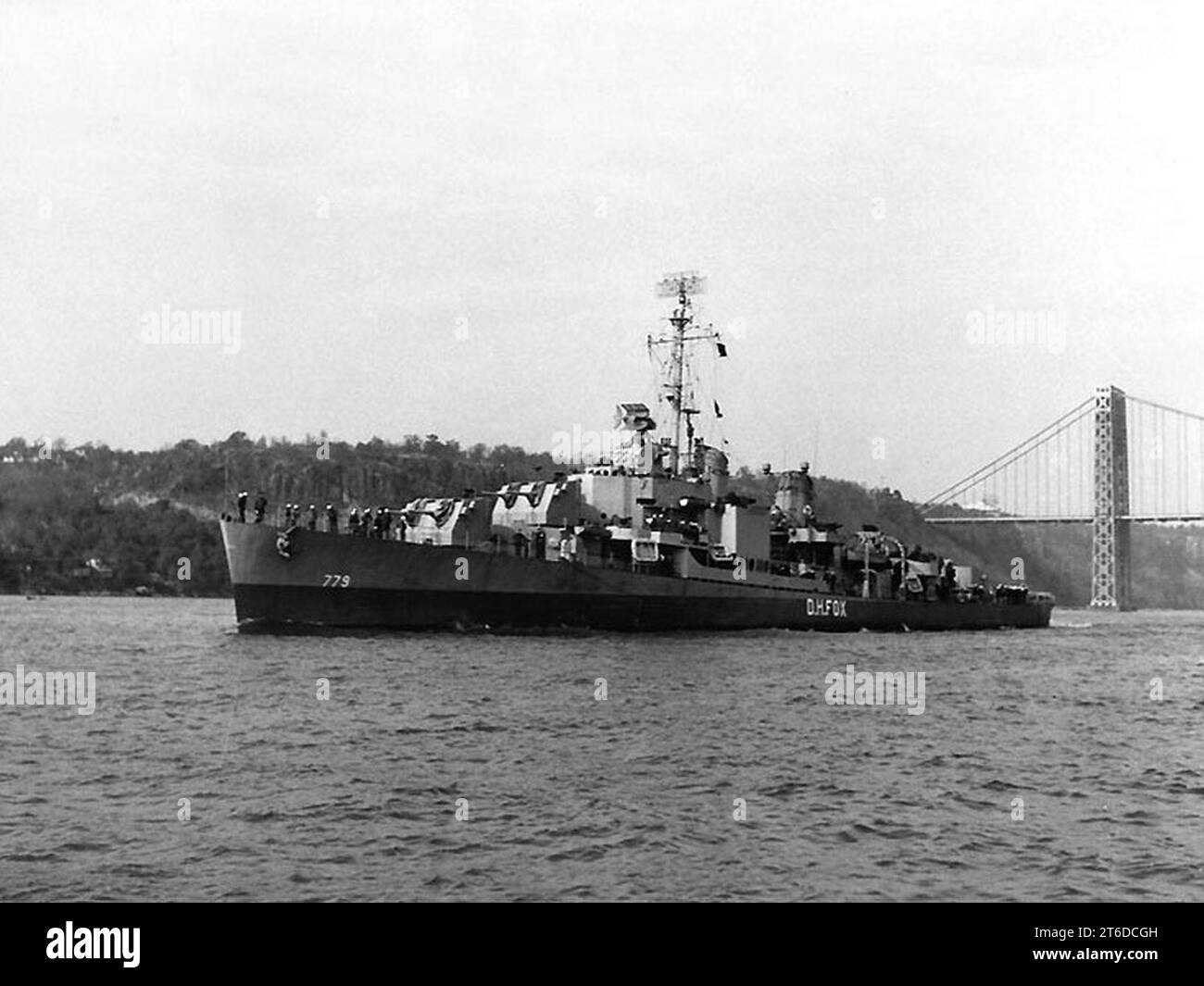 USS Douglas H. Fox (DD-779) underway in the Hudson River in 1945 Stock ...