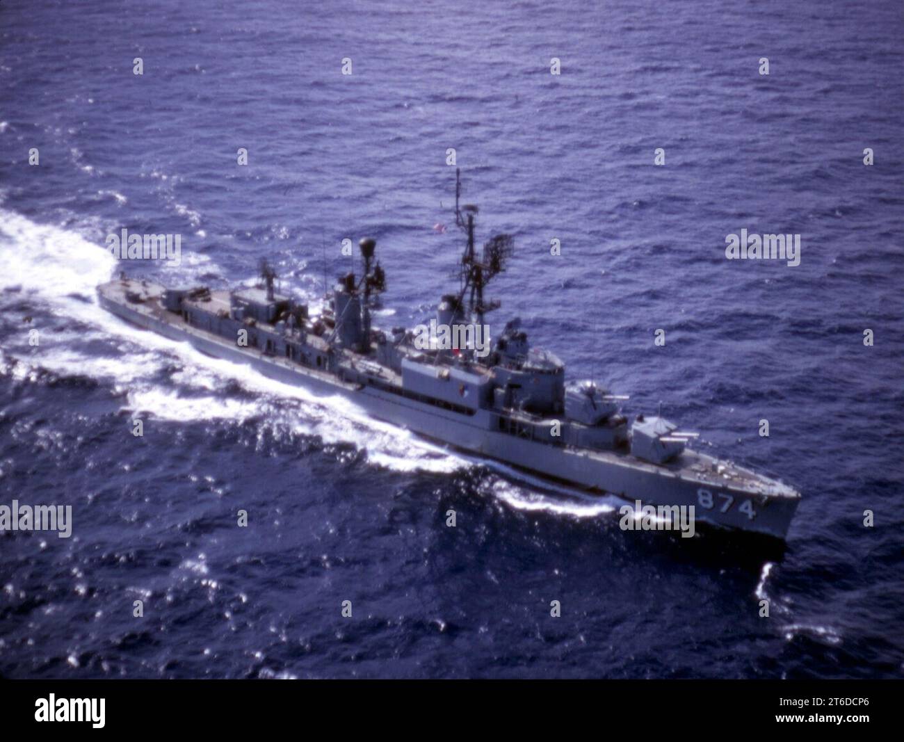 USS Duncan (DDR-874) underway in the Pacific Ocean on 1 June 1969 Stock ...