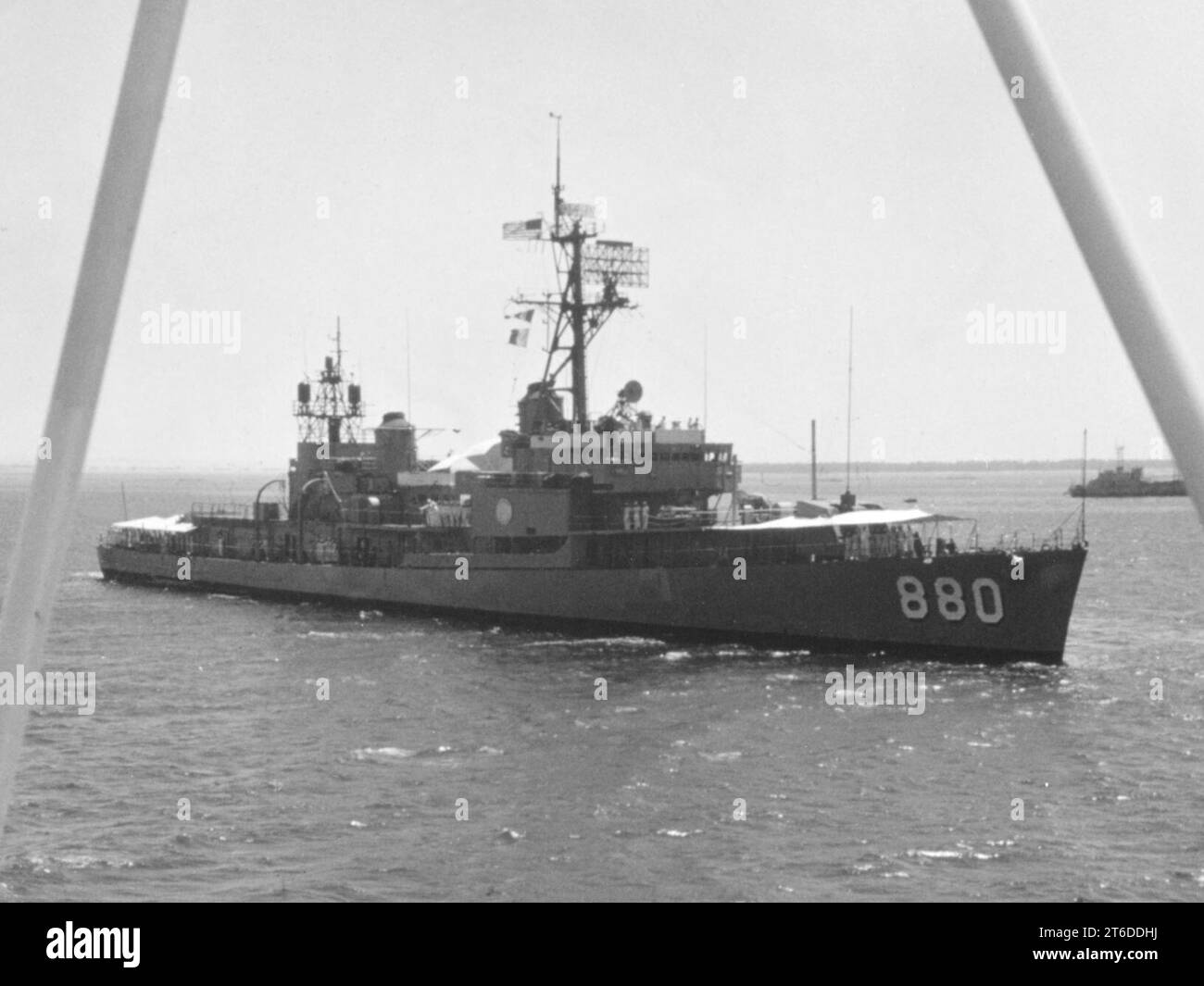 USS Dyess (DD-880) at anchor off Bahrain on 29 June 1967 (K-38892 Stock ...