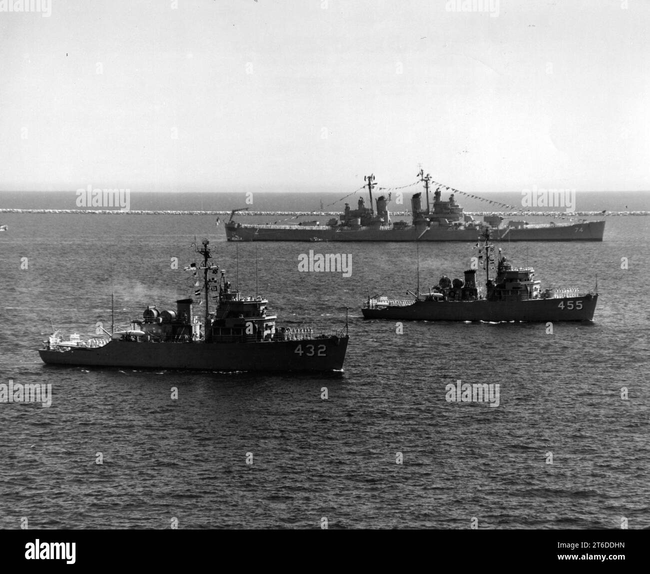 USS Dynamic (MSO-432), USS Implicit (MSO-455) and USS Columbus (CA-74 ...