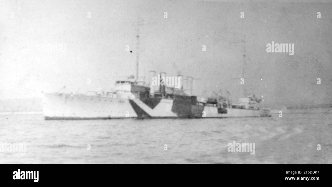 USS Dyer (DD-84) at anchor in 1918 Stock Photo - Alamy