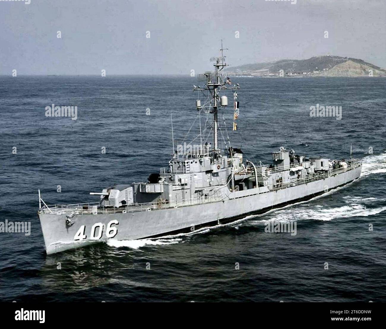 USS Edmonds (DE-406) underway off Point Loma, California (USA), circa ...