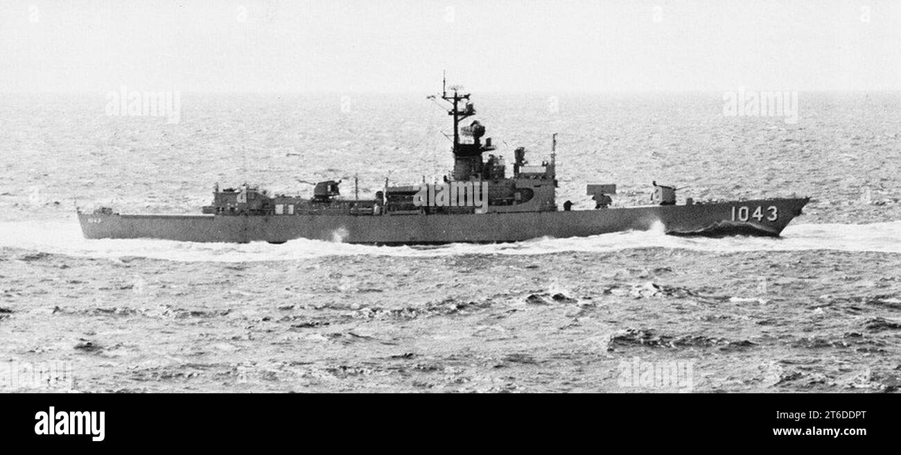 USS Edward McDonnell (DE-1043) underway in 1966 Stock Photo - Alamy