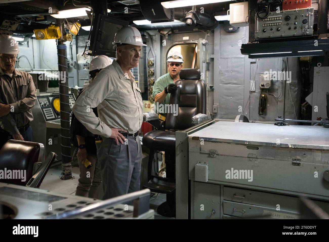 USS Elrod CIC Stock Photo - Alamy