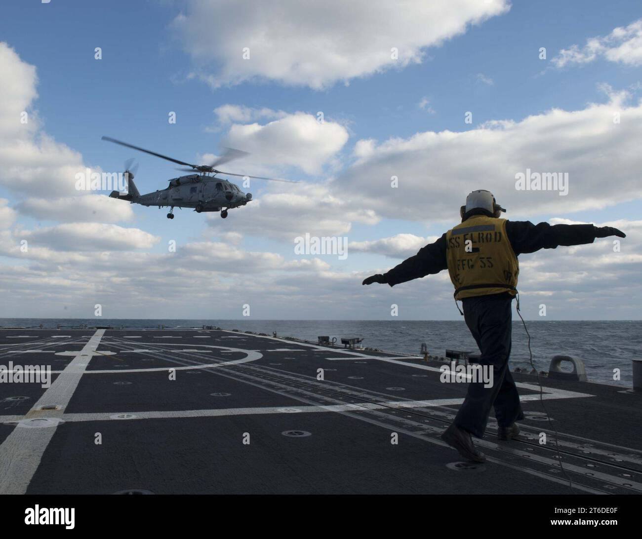USS Elrod conducts flight operations Stock Photo - Alamy