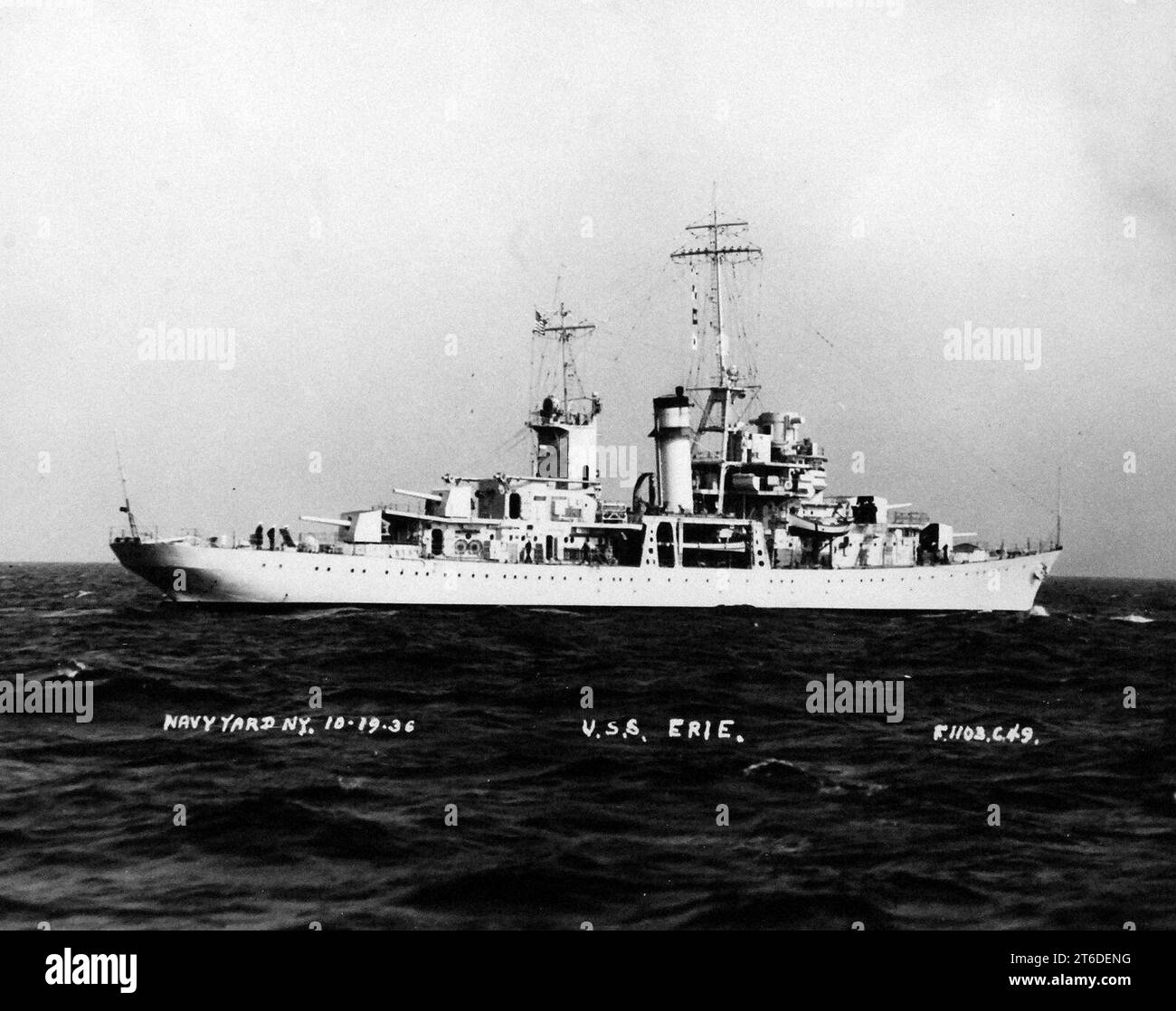 USS Erie (PG-50) Off the New York Navy Yard, New York City, New York ...