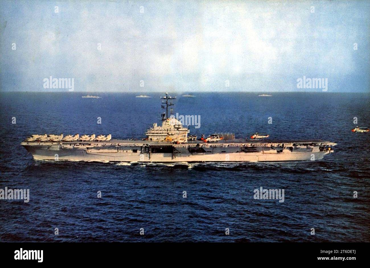 USS Essex (CVS-9) underway at sea in 1963 Stock Photo - Alamy
