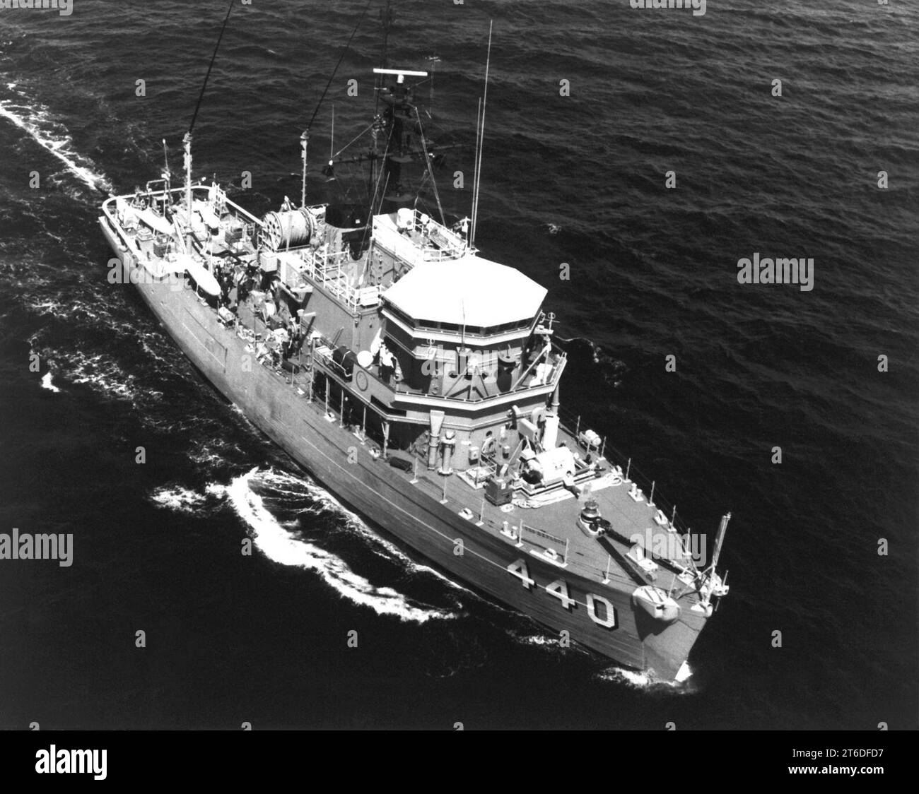 USS Exploit (MSO-440) underway in 1982 Stock Photo - Alamy