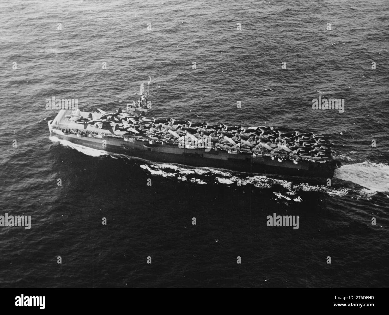 USS Fanshaw Bay (CVE-70) transporting aircraft on 17 January 1944 Stock ...