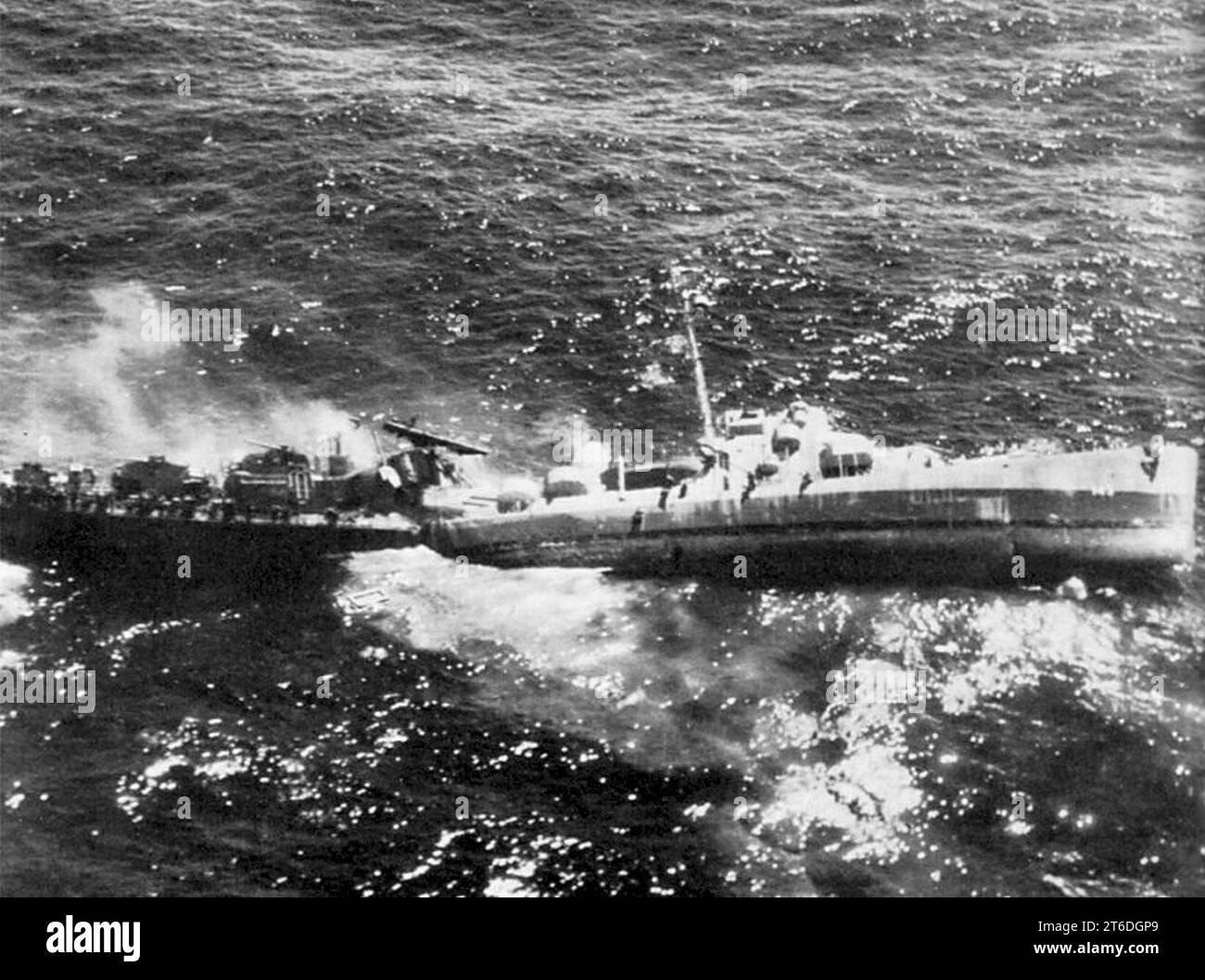 USS Fiske sinking Stock Photo - Alamy