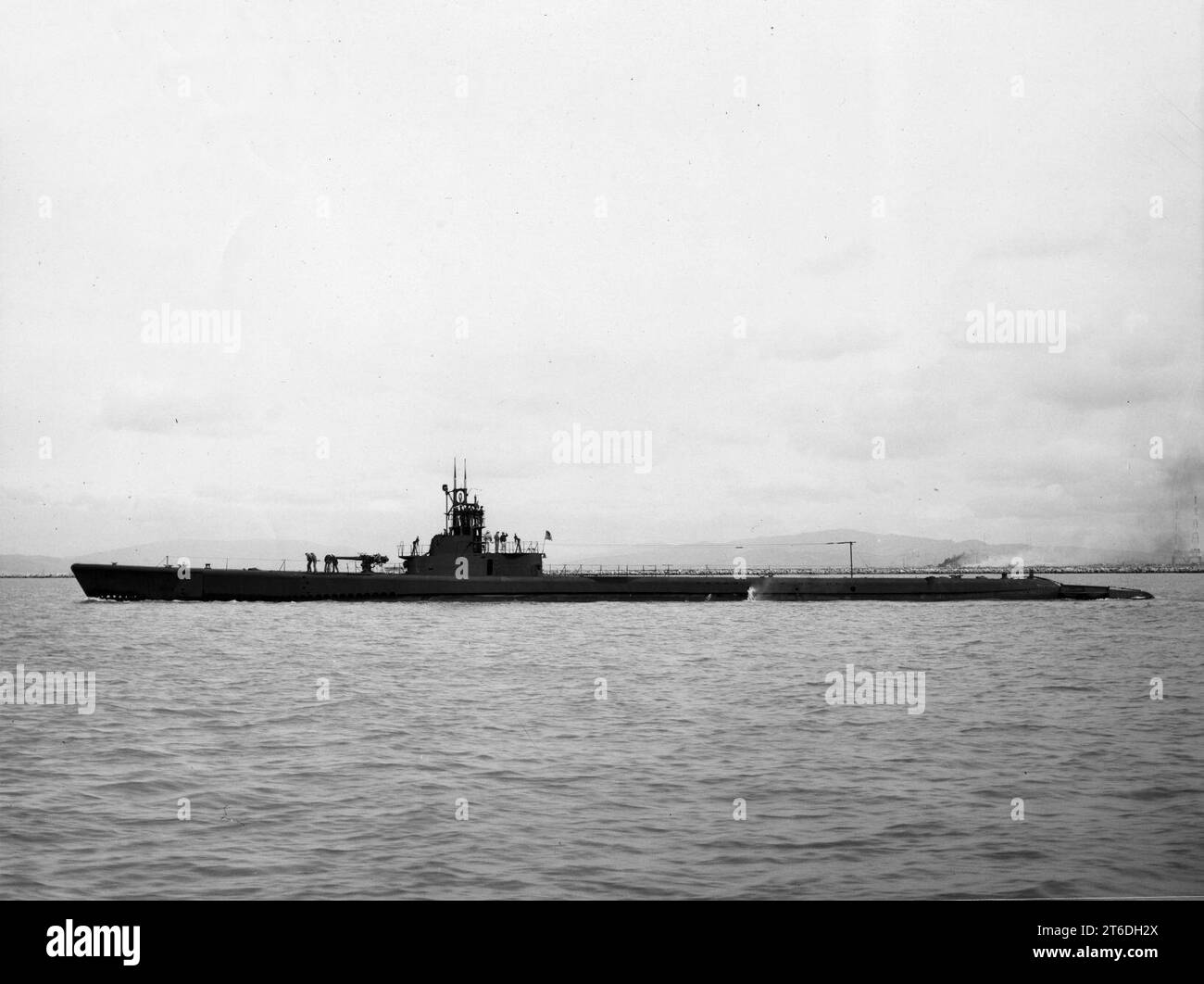 USS Flier (SS-250) off the Mare Island Naval Shipyard, California (USA ...