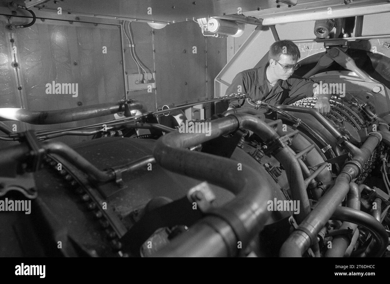 USS Ford (FFG-54) Gas Turbine Stock Photo - Alamy
