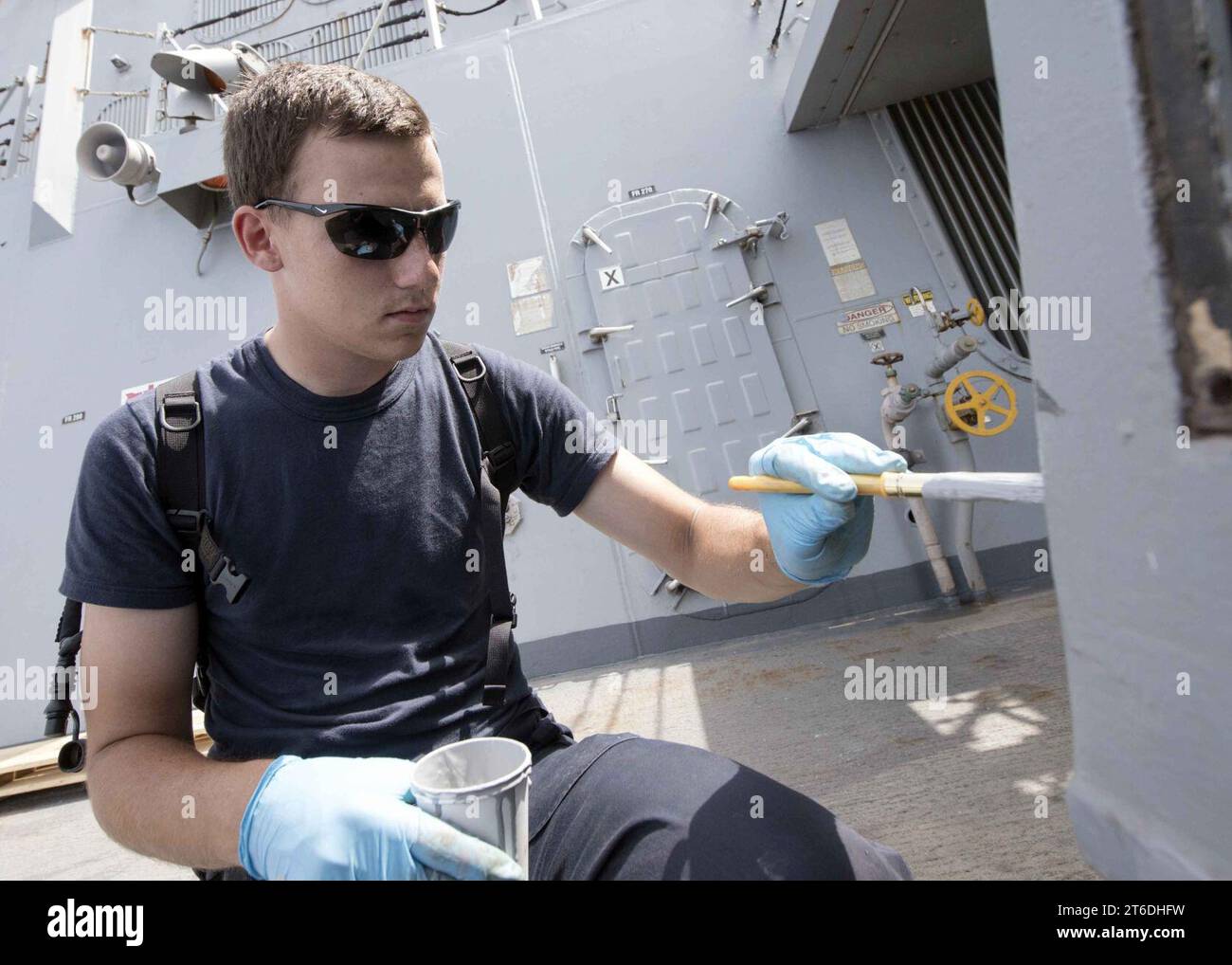 USS Forrest Sherman (DDG 98) 150520 Stock Photo - Alamy