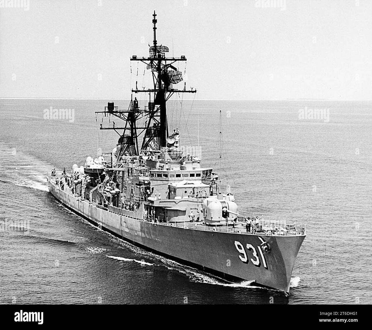USS Forrest Sherman (DD-931) underway at sea c1970s Stock Photo - Alamy