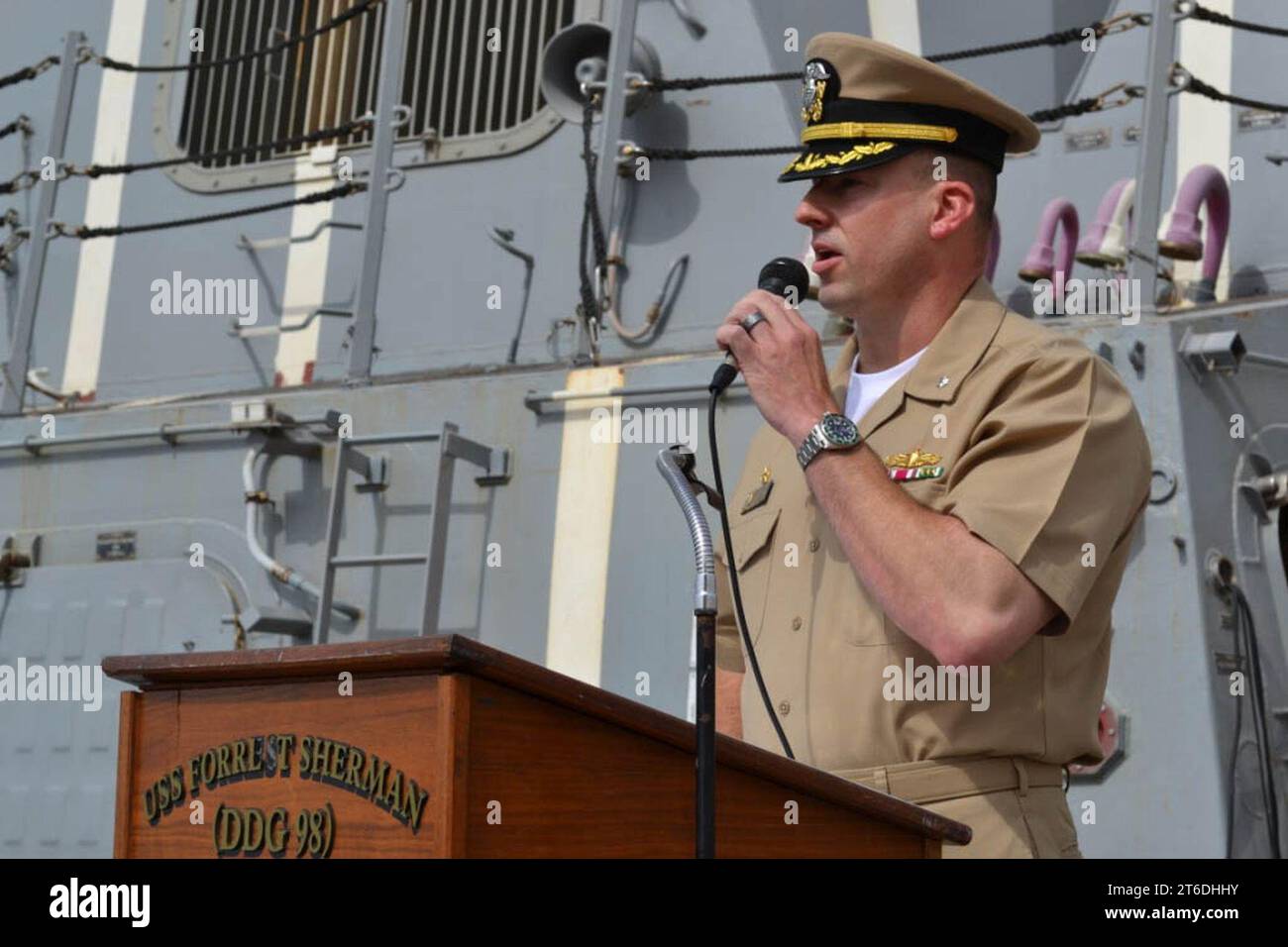 USS Forrest Sherman (DDG 98) 150613 Stock Photo - Alamy