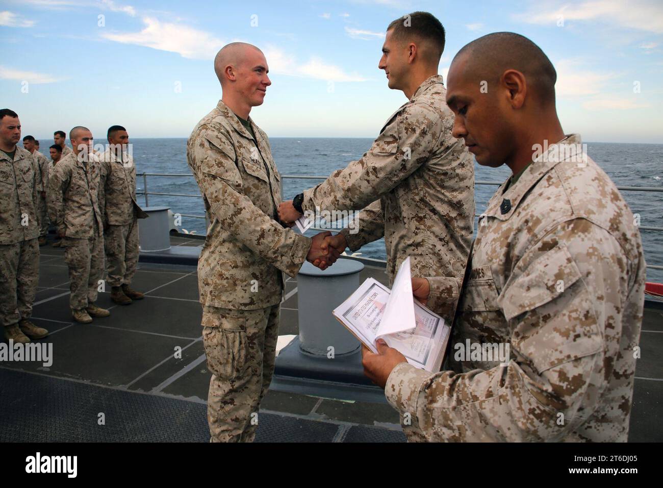 USS Fort McHenry (LSD 43) 150306 Stock Photo - Alamy