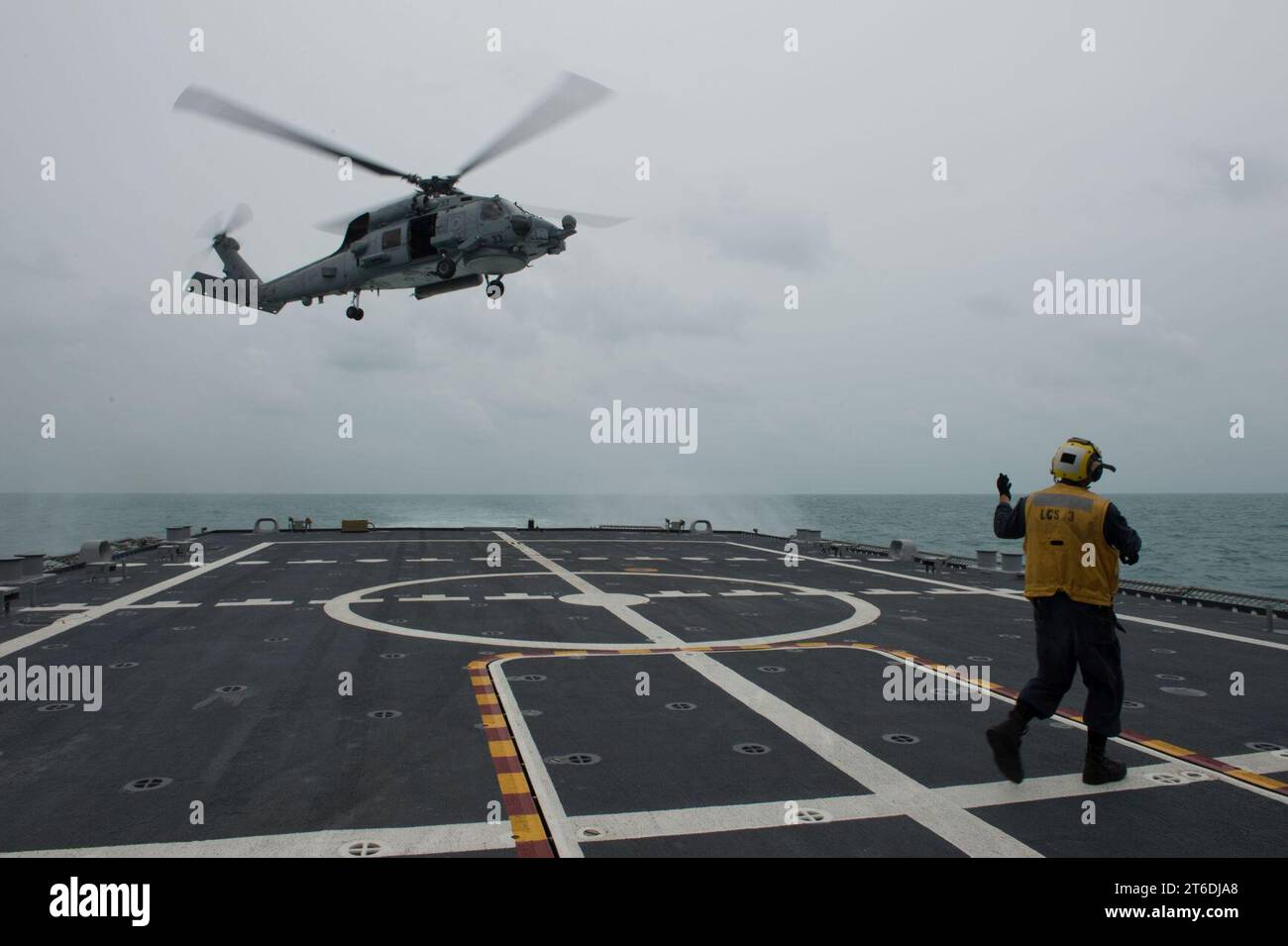 USS Fort Worth conducts helicopter search and recovery operations to ...