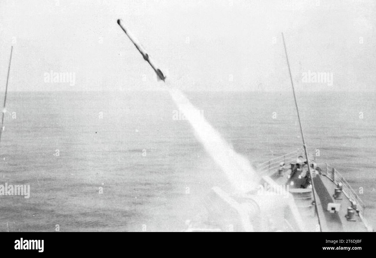 USS Fox (CG-33) launches a RUR-5 ASROC, circa in 1975 Stock Photo - Alamy