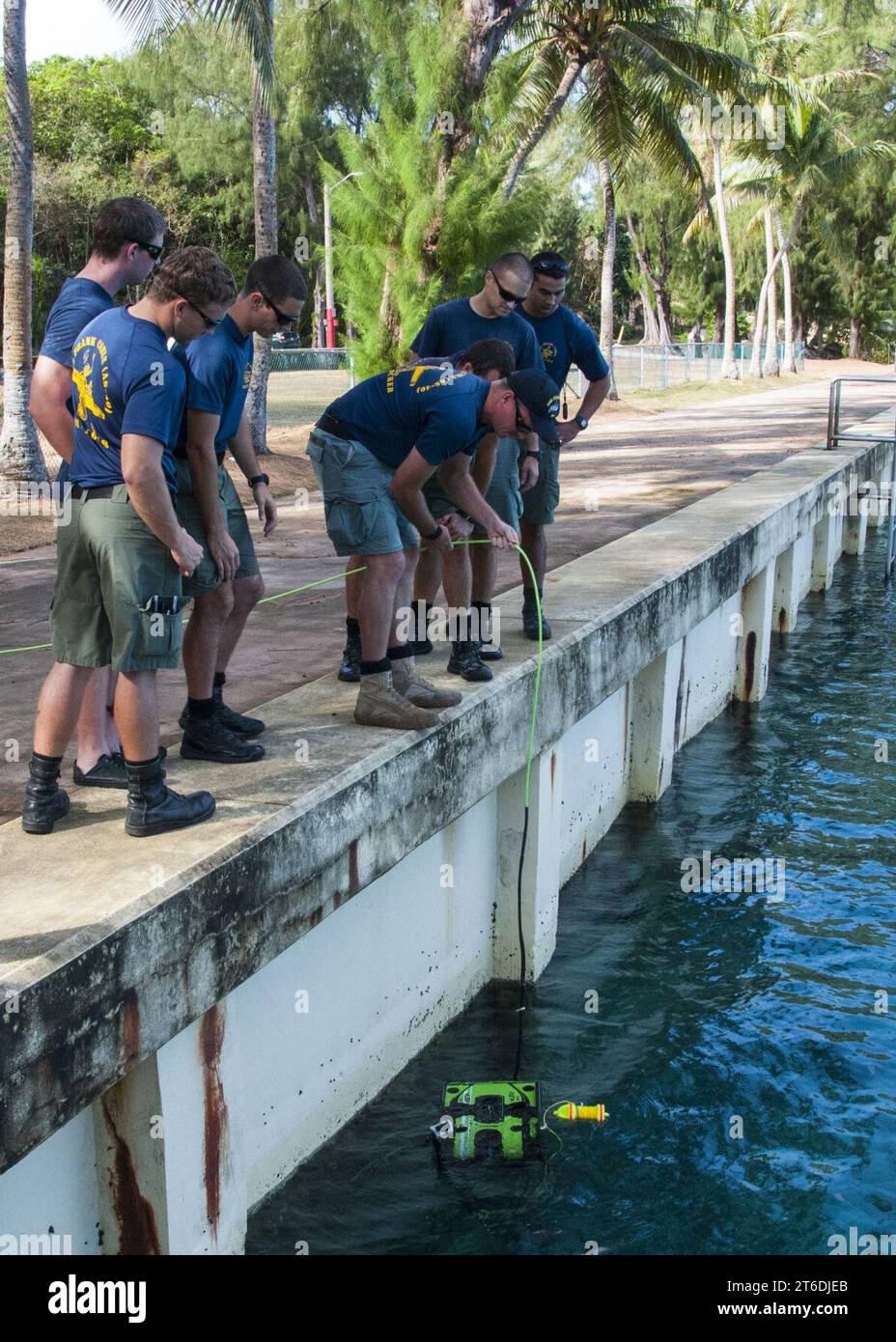 USS Frank Cable action 150305 Stock Photo - Alamy